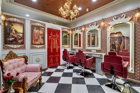 20 Ergonomic And Aesthetic Salon Design Projects 2024