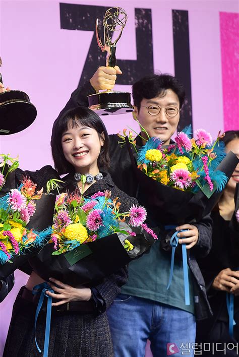 [셀럽포토]에미상 수상 이유미 황동혁 감독 셀럽미디어