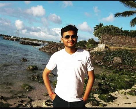 Paras Bisht Zee Business