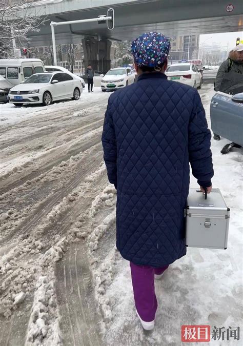 68岁卧床婆婆急需更换胃管，暖心护士风雪无阻上门解决难题罗丹服务护理