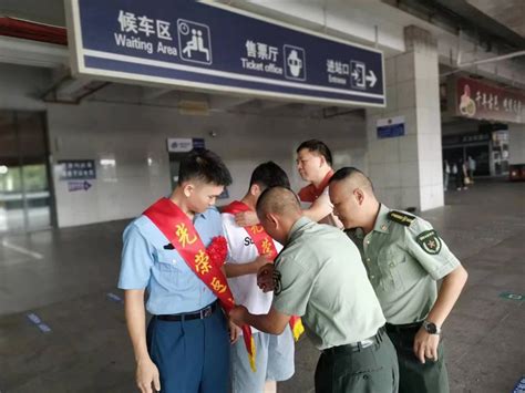 福建各地迎接2023年度退役士兵光荣返乡 原创新闻 东南网