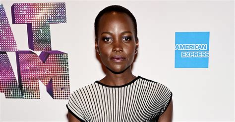 Lupita Nyongo afeitó su cabeza y está feliz de su nuevo look