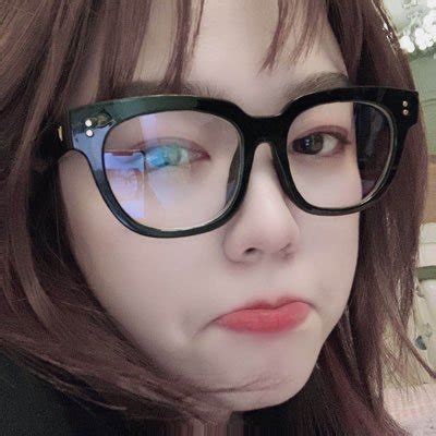 小母狗杨依依 saomyiyi Twitter