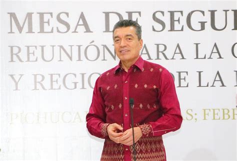 Rutilio Escandón reconoce y felicita a la Fuerza Aérea Mexicana por su