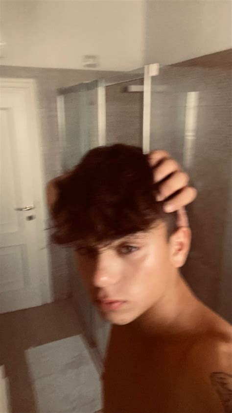 Pin Di Noemi Buscemi Su Foto Ragazzi Fighi Ragazze Foto