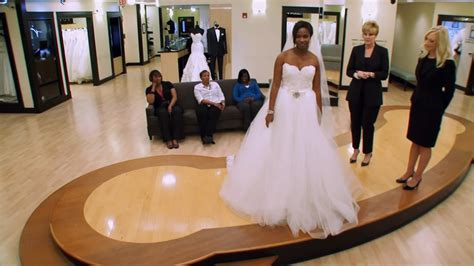 Mum Doesnt Like That Dress Accentuates Brides “junk In The Trunk