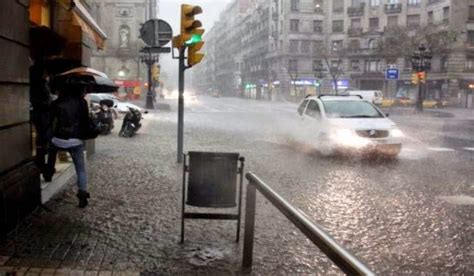 Sire Las Lluvias Amenazan En CataluÑa Con Desbordar 3 Rios Y Colapsan