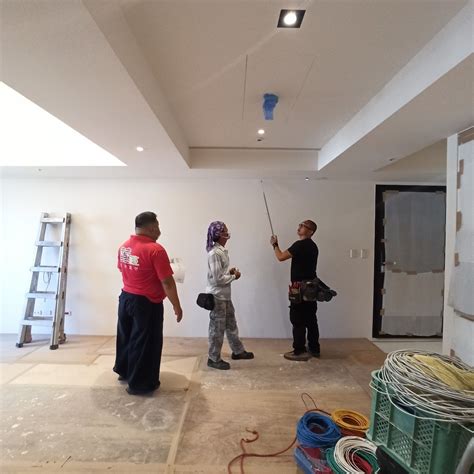 Setget 上週已完成的水電工程 來補個幾張師傅猛男照 精神抖擻迎接monday~