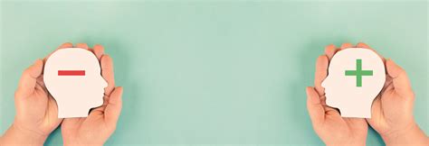 긍정적 및 부정적 마음 정신 건강 개념 스트레스 우울증 지원 자존감 및 생활 방식 더하기 및 빼기 기호가 있는 머리 0명에 대한 스톡 사진 및 기타 이미지 Istock