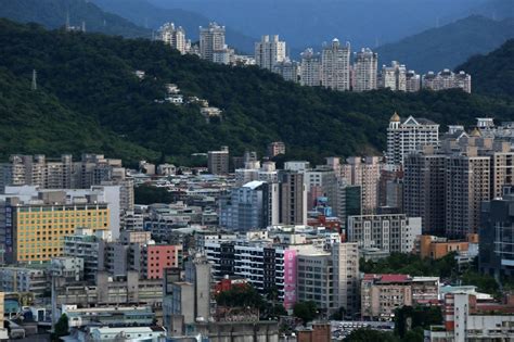 台灣新建案空屋率超高，為何房價卻一直漲？他不解「朋友家社區晚上一片黑」，內行揭背後真相 風傳媒