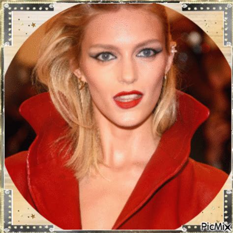 Concours Anja Rubik Free Animated  Picmix