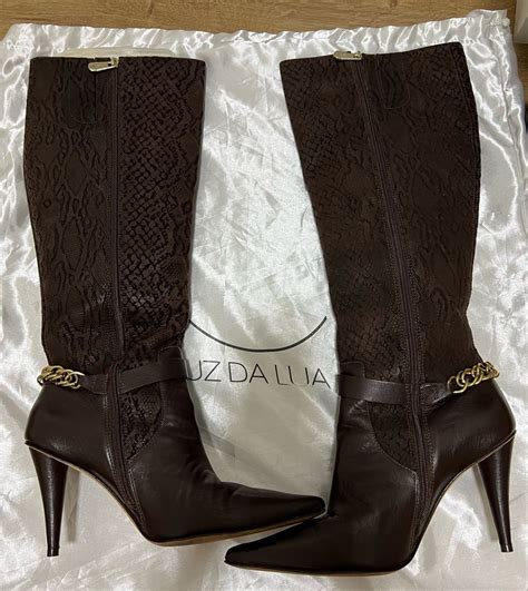 Bota De Cano Alto E Salto Marrom Com Dourado De Couro Bota Feminina