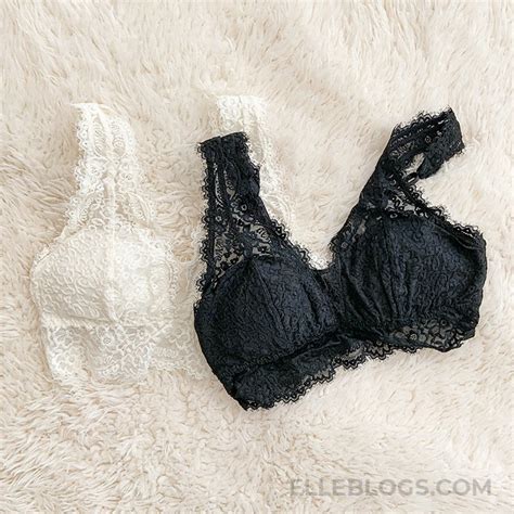 Sale Alert Aerie Eyelash Lace Padded Plunge Bralette Elle Blogs