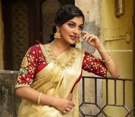 Shine Bright Gold Saree With Contrast Blouse Uddup Silk