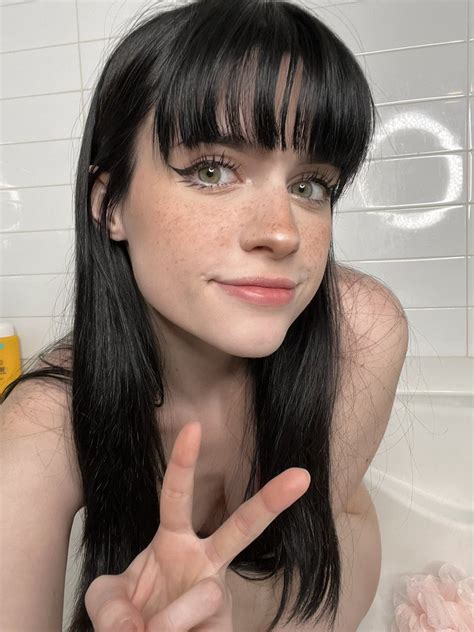 Jlee On Twitter Rt Soogz Can I Dm You The Rest Of The Shower Pics