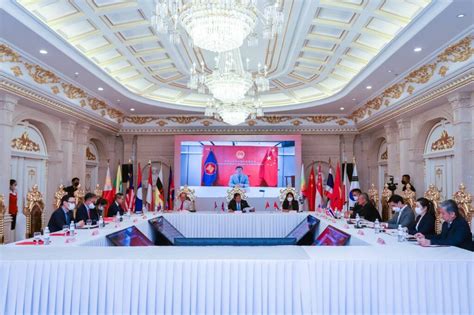 ធនាគារកាណាឌីយ៉ា និងធនាគារអភិវឌ្ឍន៍ចិន បានធ្វើជាសហប្រធាននៃកិច្ចប្រជុំក្រុមប្រឹក្សាភិបាលប្រតិបត្តិ