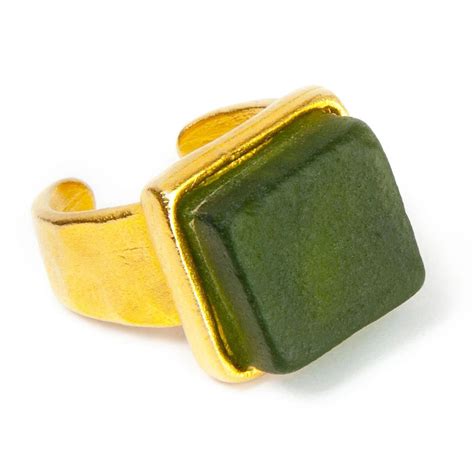 Pine Green Ring Specialty Grocery Stores