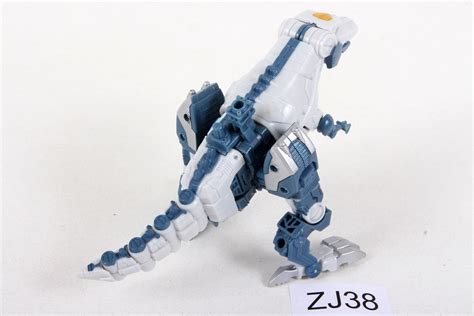 Complete Transformers® Universe 2 Deluxe Class Overkill Sku 364845