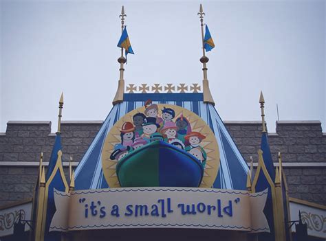 Disney Theme Park Employees Reveal Things They Love And Hate About It