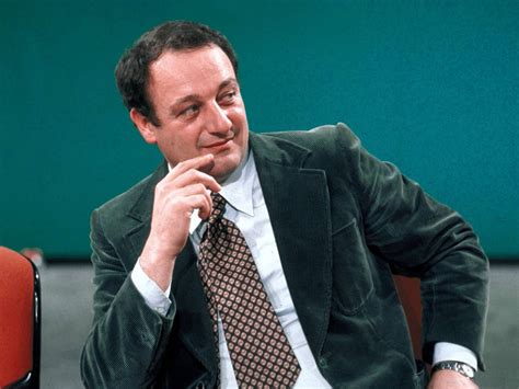 Beppe Viola Quello Che Lavorava Allufficio Facce Il Giornale