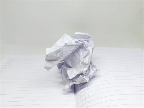 A Digital Message Stating There Was An Error Processing This Image On A Gray Background