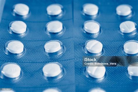 Tablet Putih Pil Dalam Kemasan Melepuh Hijau Pengobatan Obat Foto