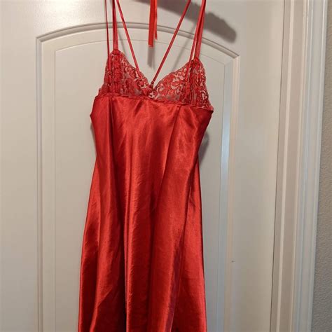 Victorias Secret Romantic Red Short Lacy Nightgown Gem