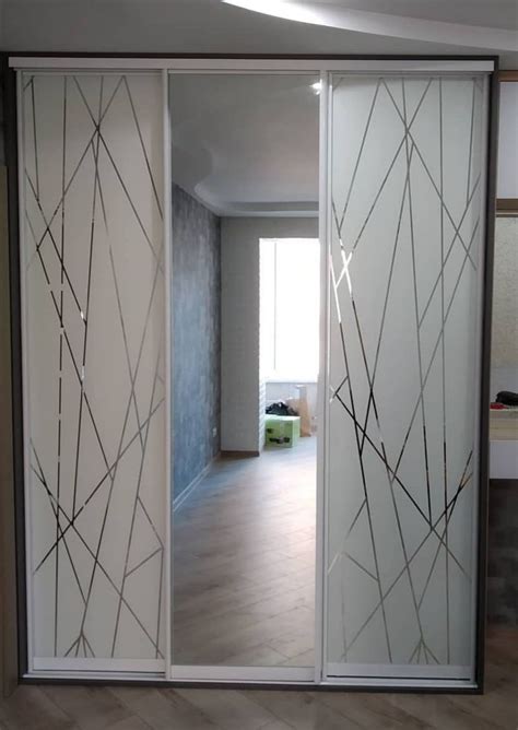 шафа купе Білосніжка двері дзеркало викраска по дзеркалу Дизайн шкафа Современный шкаф