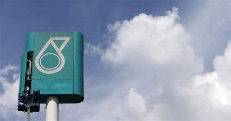 Petronas To Work With Service Providers To Ramp Up Clean Energy