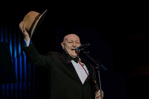 Drago Diklić Fenomenalnim Koncertom U Lisinskom Proslavio 65 Godina Karijere