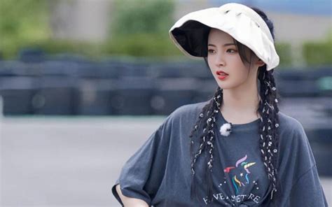 杨超越 和 她可爱的粉丝们的故事 二 人离色不老 人离色不老 哔哩哔哩视频
