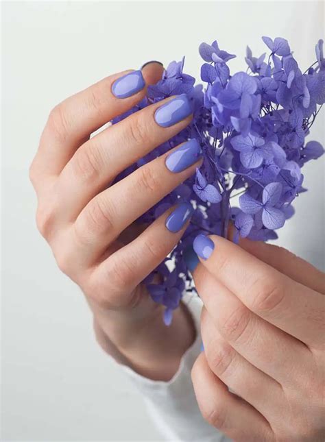 مدل ناخن آبنباتی شیک با رنگ های زیبا و دخترانه از جدیدترین ژورنال ها