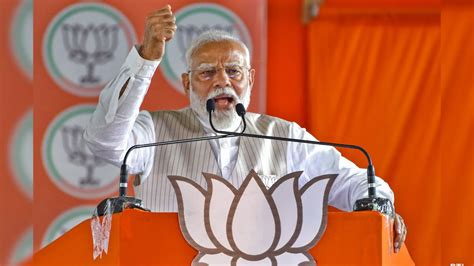 Modi Fires At Rahul Claims Pakistan Prefers Congress Shehzada As Pm