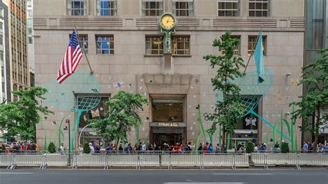Tiffany In New York Catches Fire Taking Over 2 Hours To Put Out Video