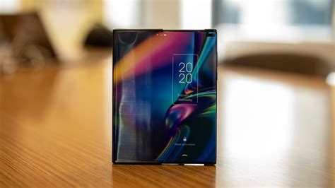 Slideshow Tcl Rollable Phone