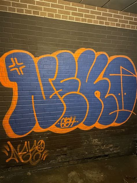 Pin Di Mudakirun Naim Su Simpan Cepat Lettere Graffiti Parole Graffiti Scrittura Di Graffitti