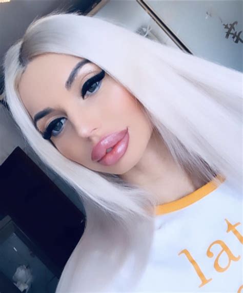 Katerina Shilova Scrolller
