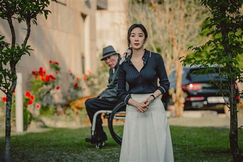 Lẩn Trốn Hide Lee Bo Young đóng Thu Hút Bởi Cốt Truyện Ly Kỳ
