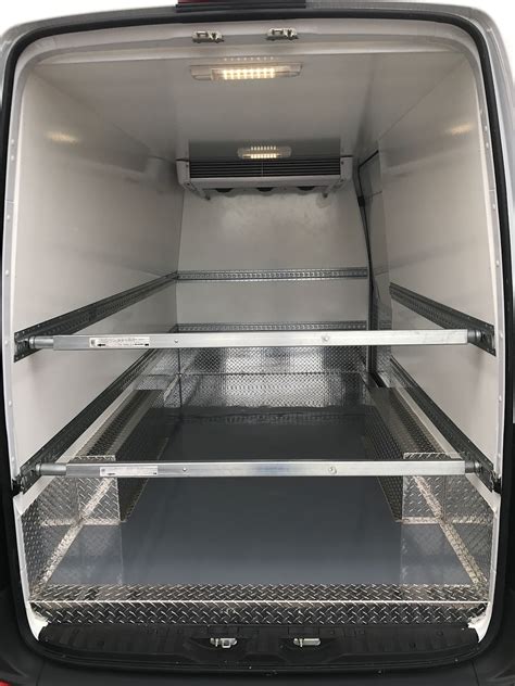 E Trac Reefervan