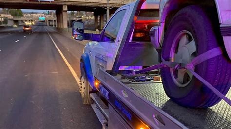 Tow Truck Driver Hit On The Banfield Taken To Hospital With Broken Arm