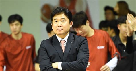 벤치명암 변준형 부상에 한숨 내쉰 김승기 감독 백업 멤버가 없어 힘들다