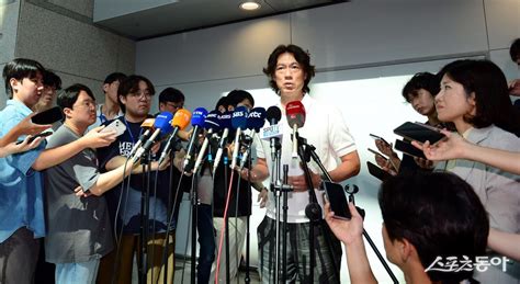 홍명보 감독 ‘대표팀 감독으로 첫 일정｜스포츠동아