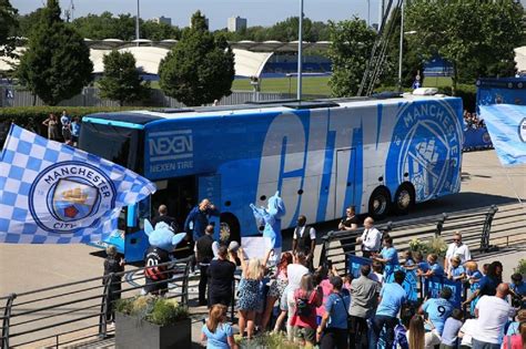 Фанати побили автобус гостей після матчу Ліверпуль Манчестер Сіті фото 24 канал Спорт