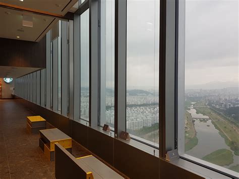 선물 같은 공간 초고층37층 스타벅스