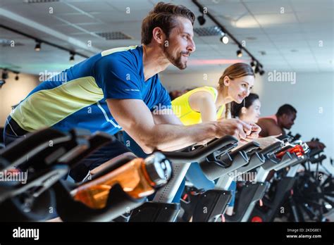 Asian Gym Friends Hi Res Stock Photography And Images Alamy