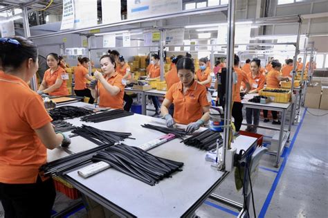 Монгол Улсын Ерөнхийлөгч У Хүрэлсүх БНСВУ ын Хоа Бинь мужийн Лыөнг Сөн аж үйлдвэрийн паркад