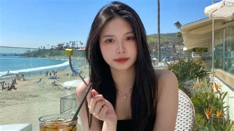 蔡詩萍正妹女兒回台圍爐！大師級手寫春聯曝光「根本斜槓書法家」 娛樂 Nownews今日新聞