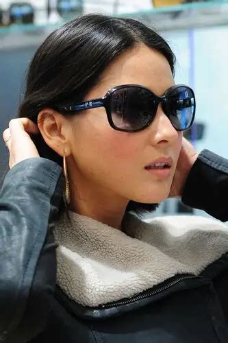 Olivia Munn Calendar Poster 134401