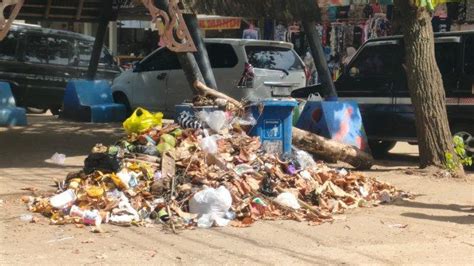 Sampah Menggunung Di Pantai Pangandaran Usai Libur Nataru DLHK