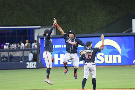 Ronald Acuña jr ganó la Jugada de la Semana por MLB